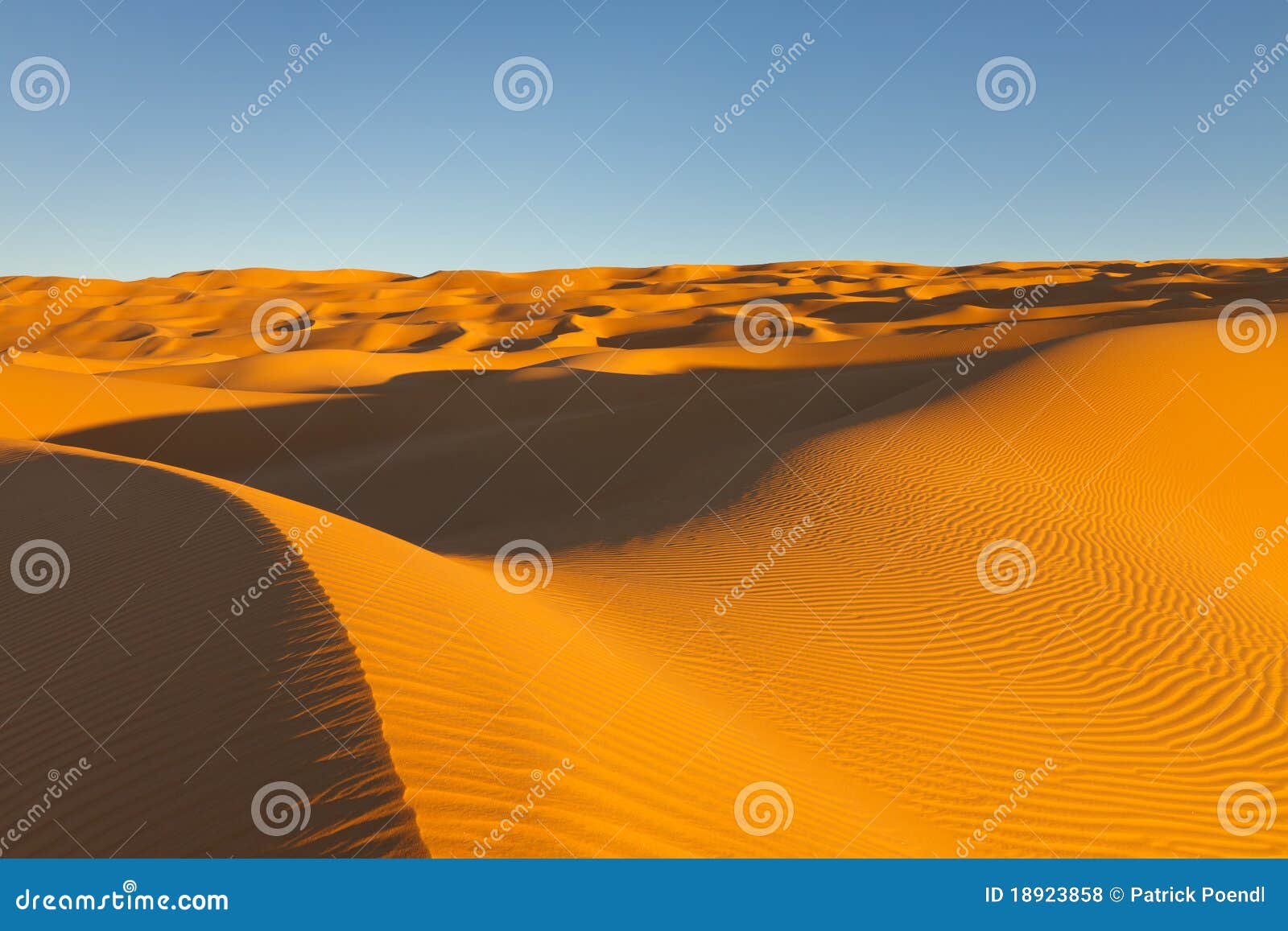 Endless Awbari Sand Sea - Sahara Desert, Libya Stock Photo - Image of ...
