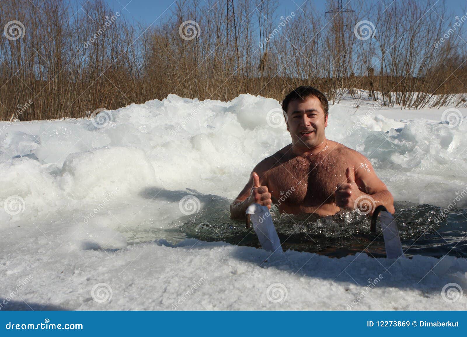 Endurecimento no gelo-furo imagem de stock editorial. Imagem de ...