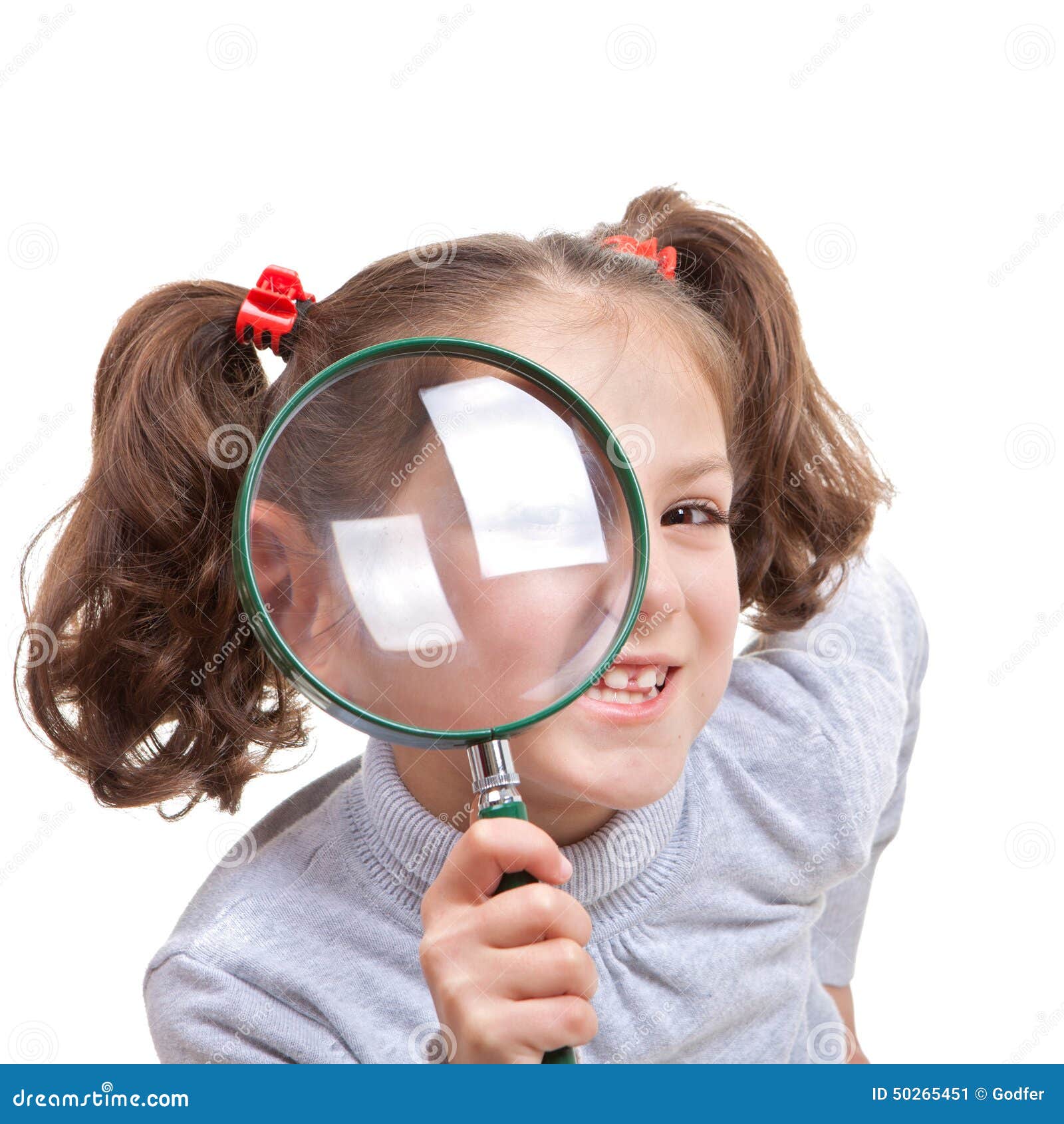 Enfant Avec Le Regard De Agrandissement Image stock - Image du concept ...