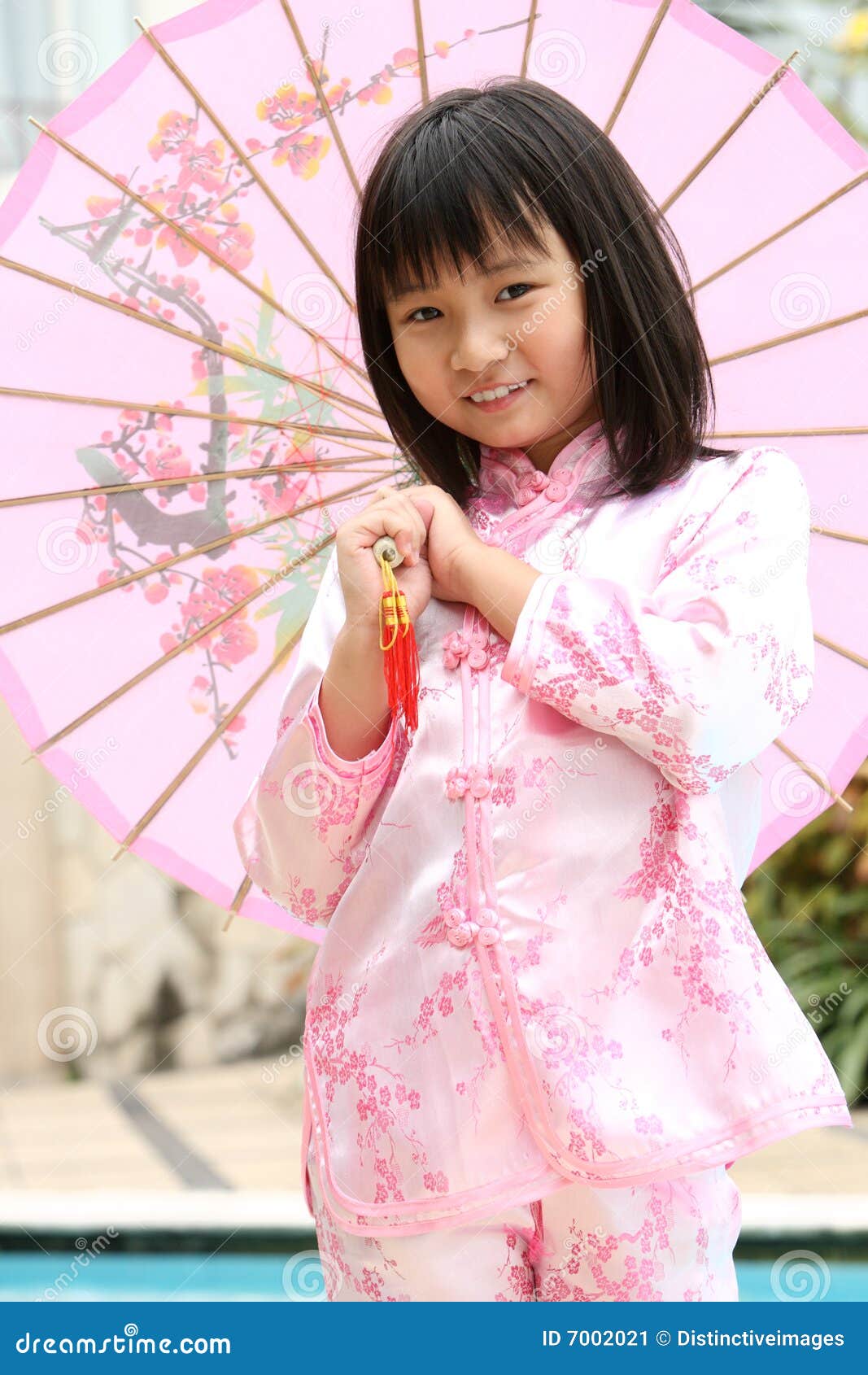 Enfant chinois heureux image stock. Image du gosse, innocence - 7002021