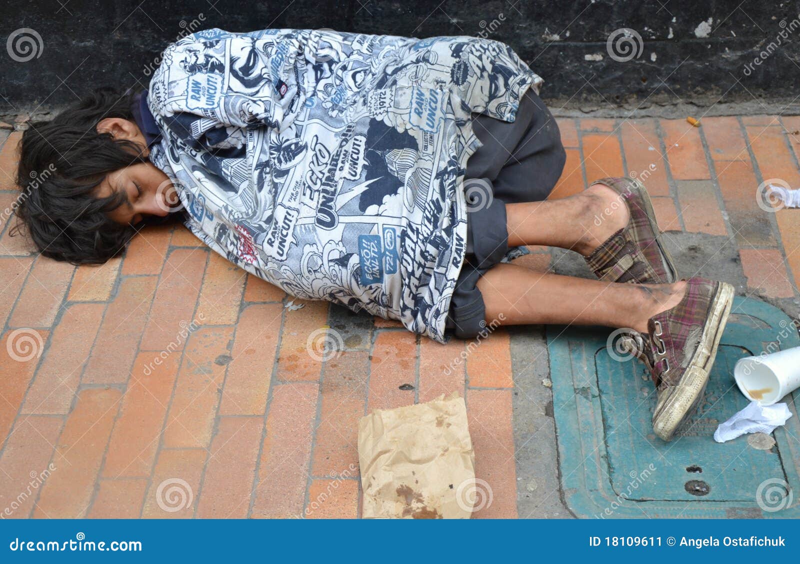 Enfant de rue en Colombie photo éditorial. Image du mauvais - 18109611