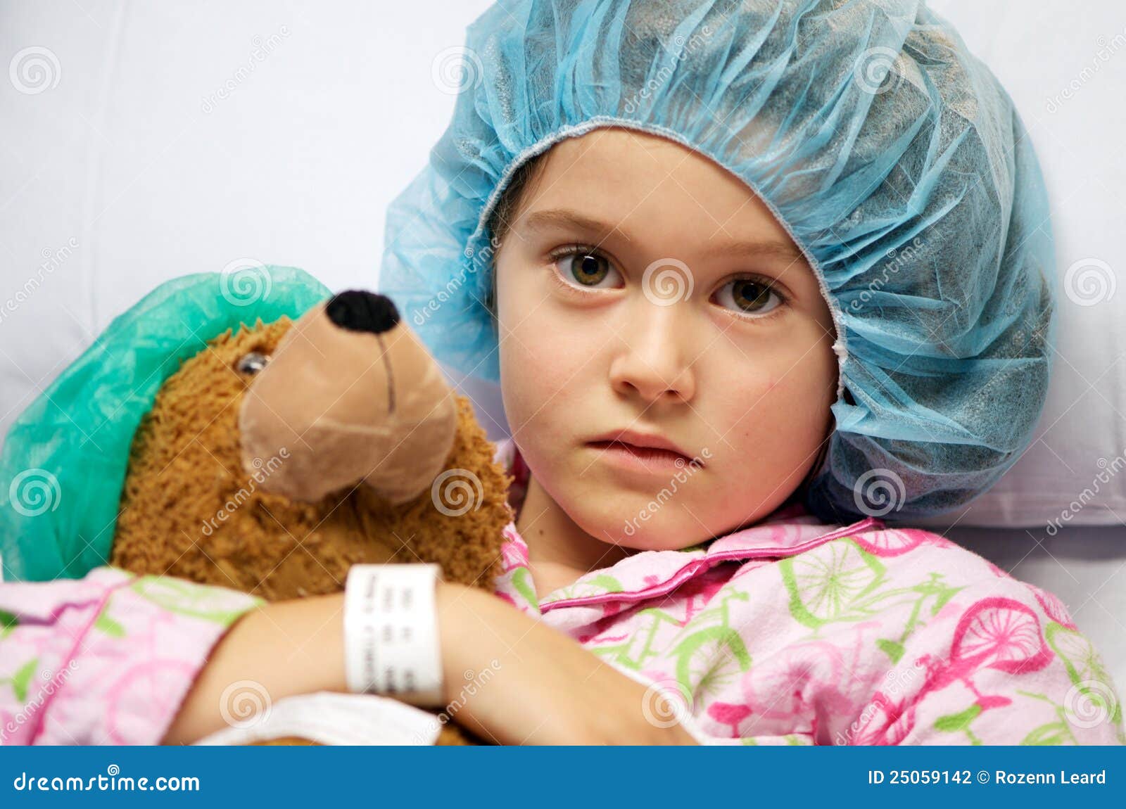 Enfant malade photo stock. Image du nounours, mauvais - 25059142