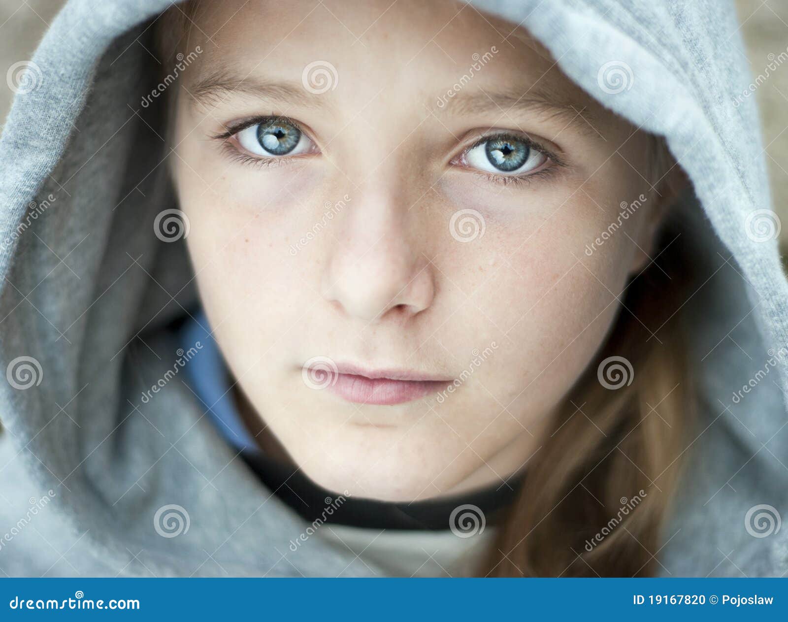 Enfant triste photo stock. Image du caucasien, visage - 19167820