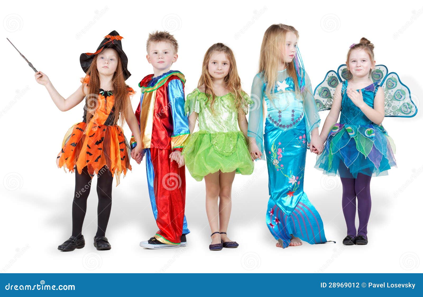 Enfants Dans Le Support De Costumes De Carnaval Photo stock - Image du ...