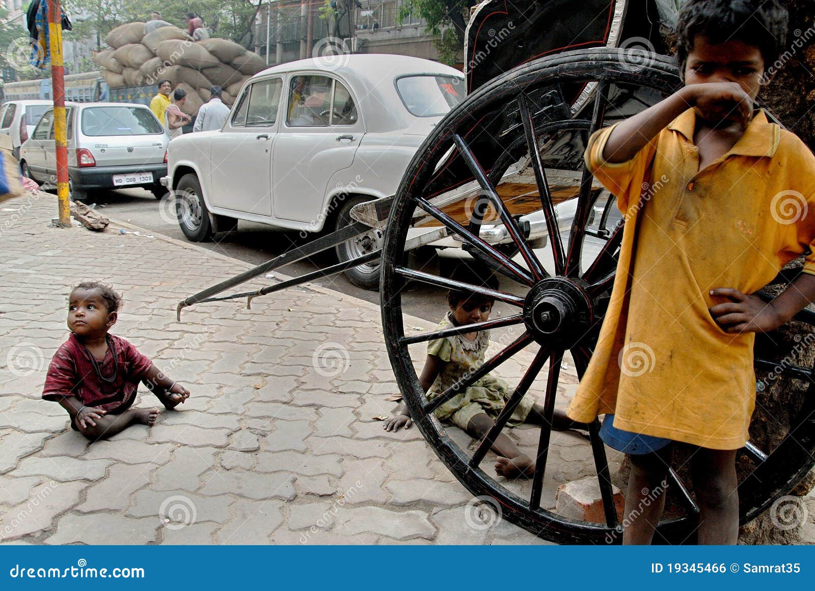 Enfants de rue en Inde photo éditorial. Image du modifié - 19345466