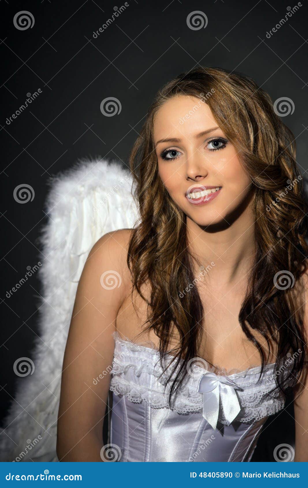 Engel stockfoto. Bild von phantasiereich, himmel, schönheit - 48405890