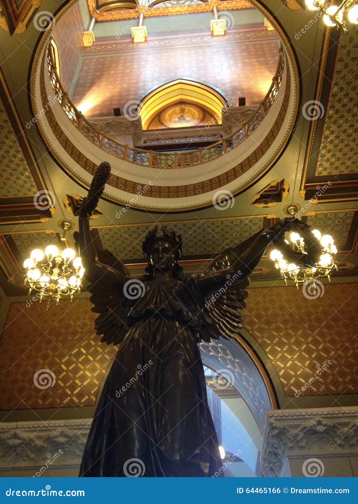 Engel redaktionelles foto. Bild von statue, engel, zustand - 64465166