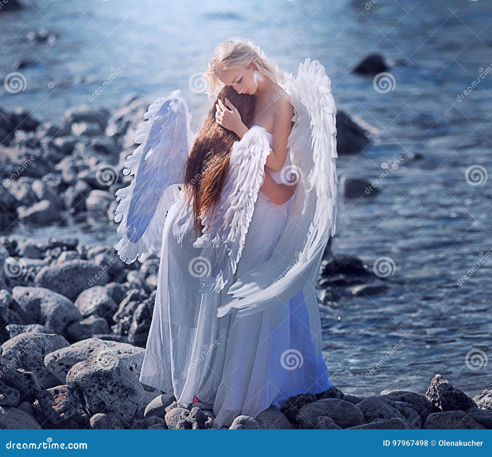 Engel auf dem Strand stockfoto. Bild von nett, freude - 97967498
