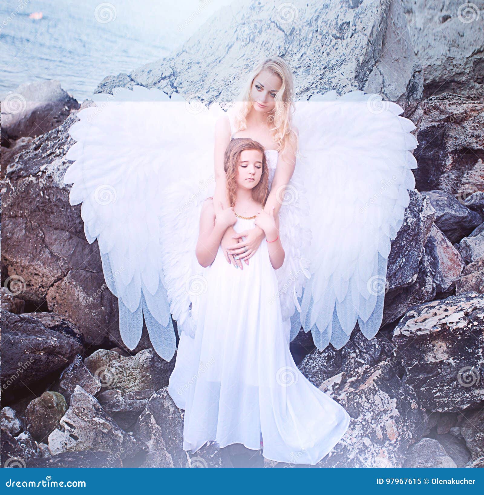 Engel auf dem Strand stockbild. Bild von frau, menschlich - 97967615