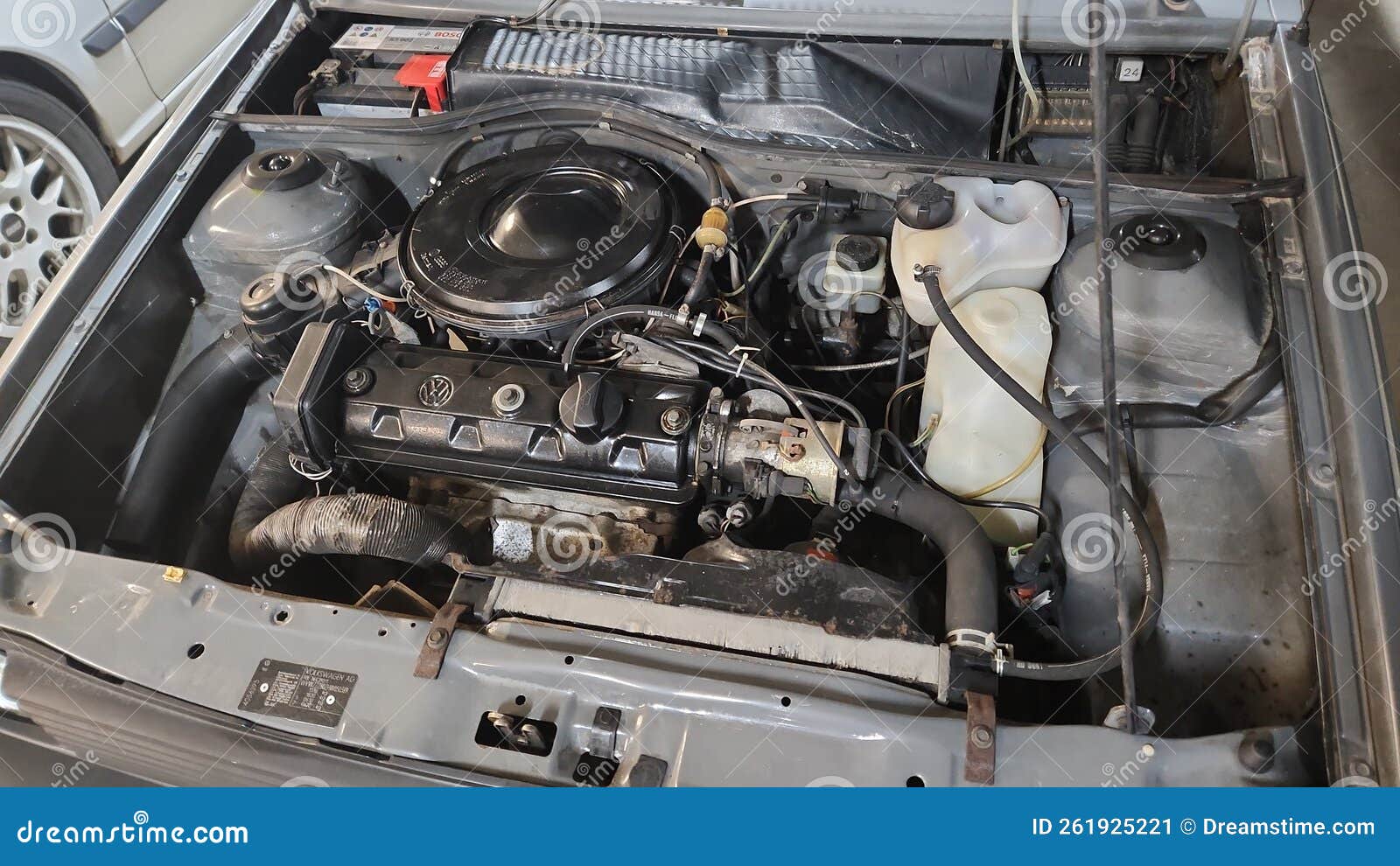 Engine Bay Volkswagen Polo 86c 1.1 Stock Image - Image of vehicle ...