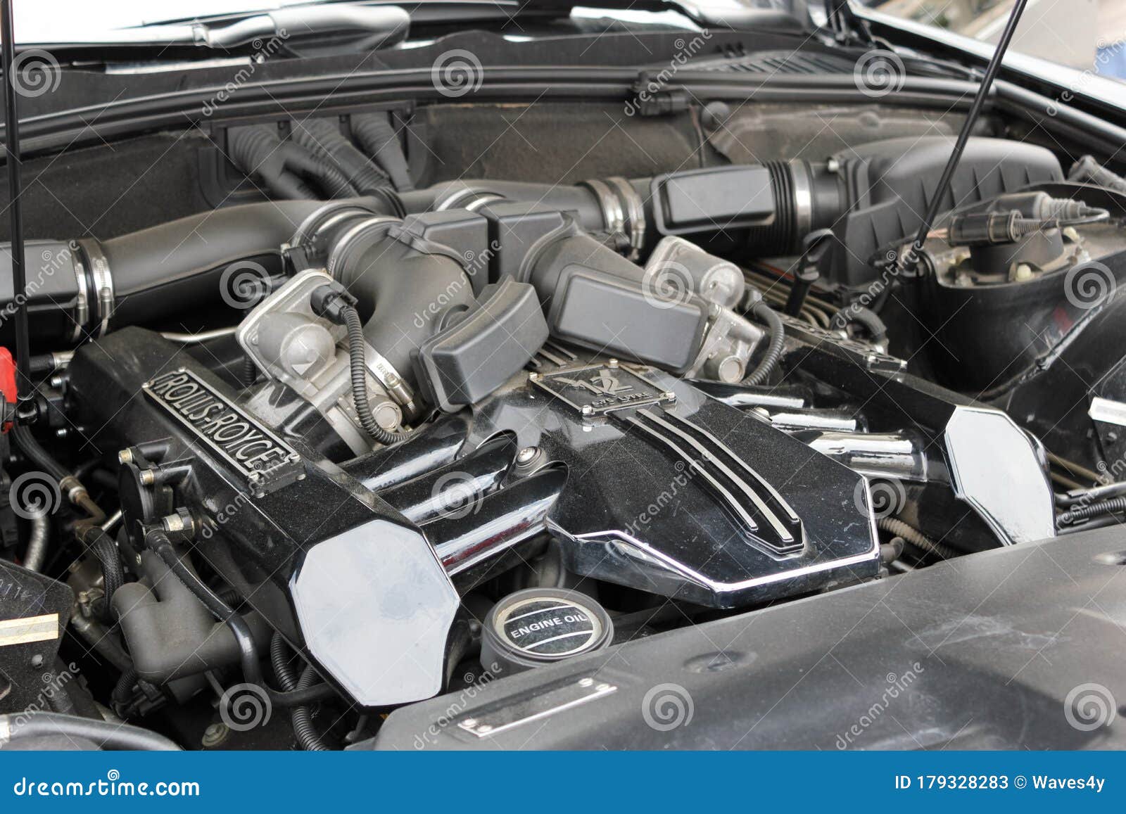 Engine of Black Rolls-Royce Phantom Editorial Stock Photo - Image of ...