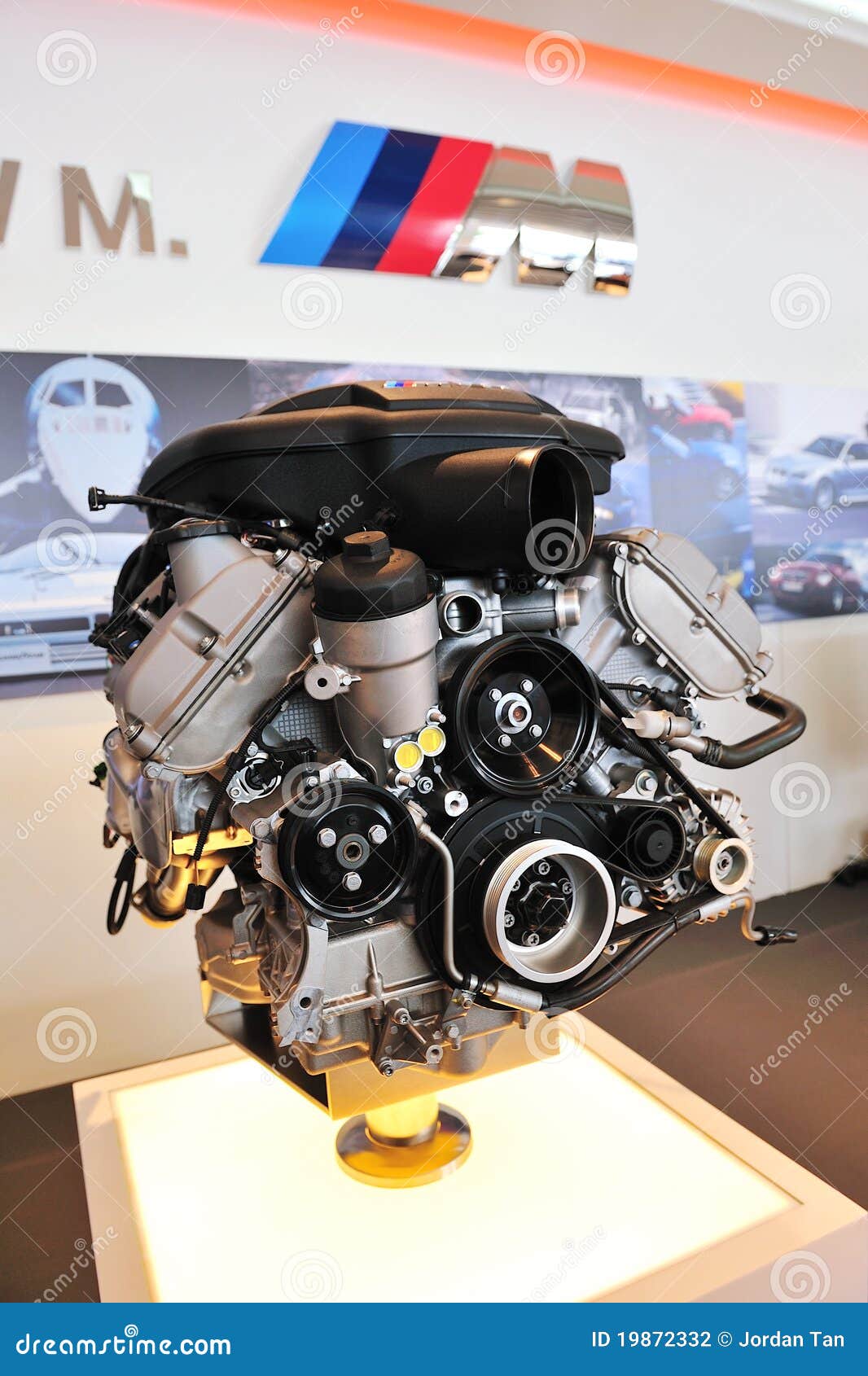 Engine of a BMW M car editorial photography. Image of reflect - 19872332