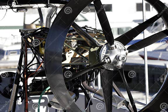 Engine et propulseur image stock. Image du transport, atelier - 3568445