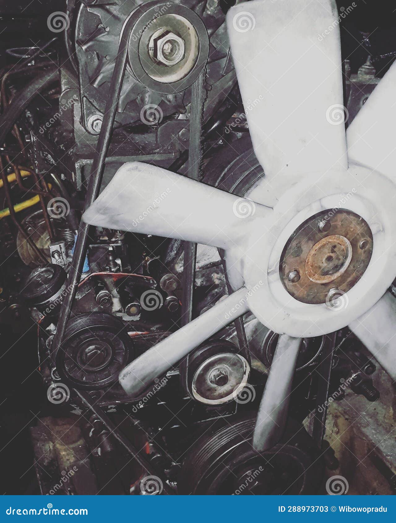 Engine 6610 Ford Tractor Blue Stock Image - Image of engine, ford ...