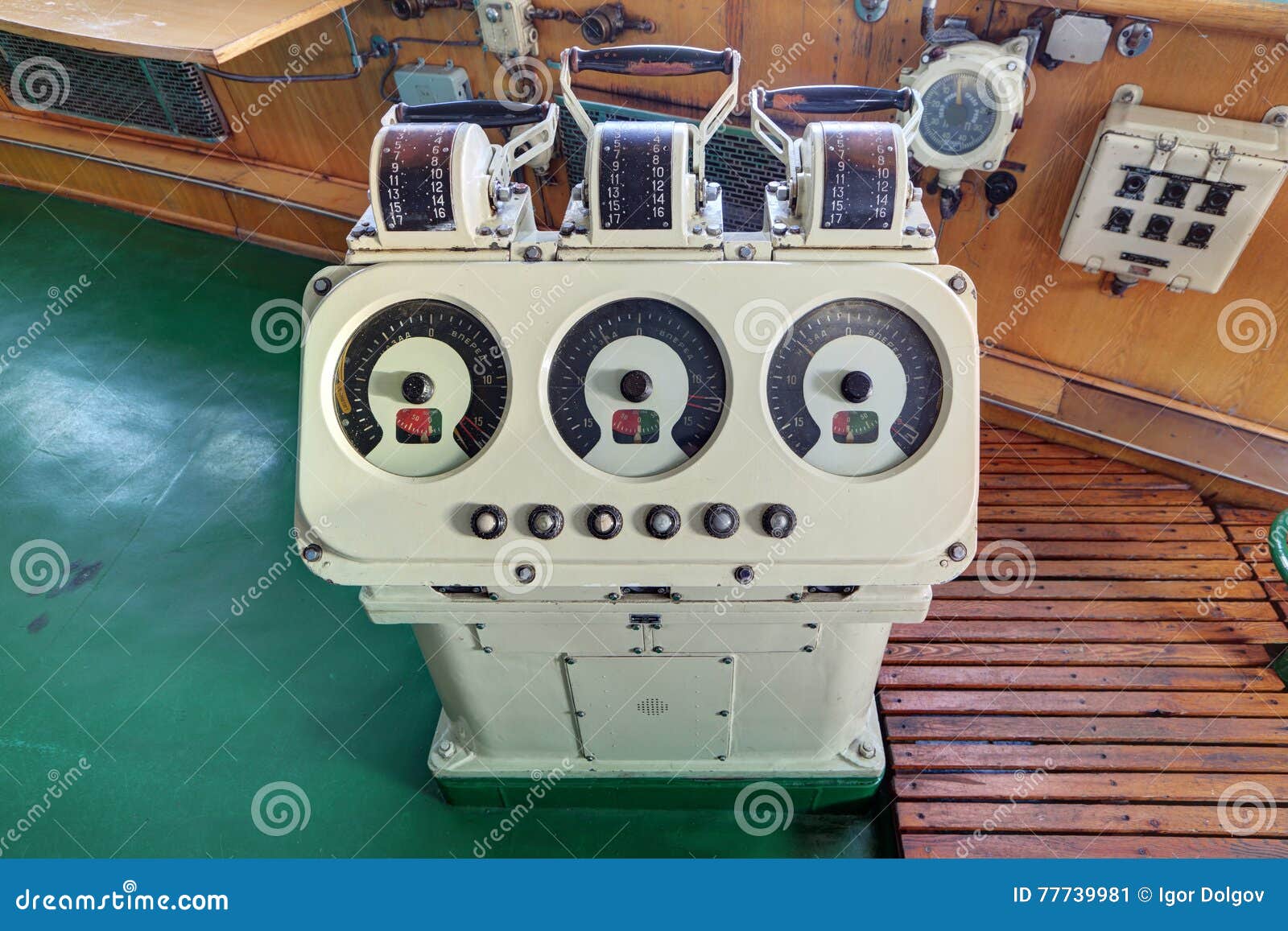 Engine order telegraph editorial photo. Image of hardware - 77739981