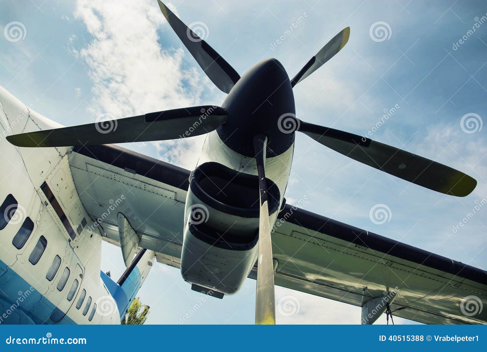 Engine propeller aircraft stock photo. Image of machine - 40515388