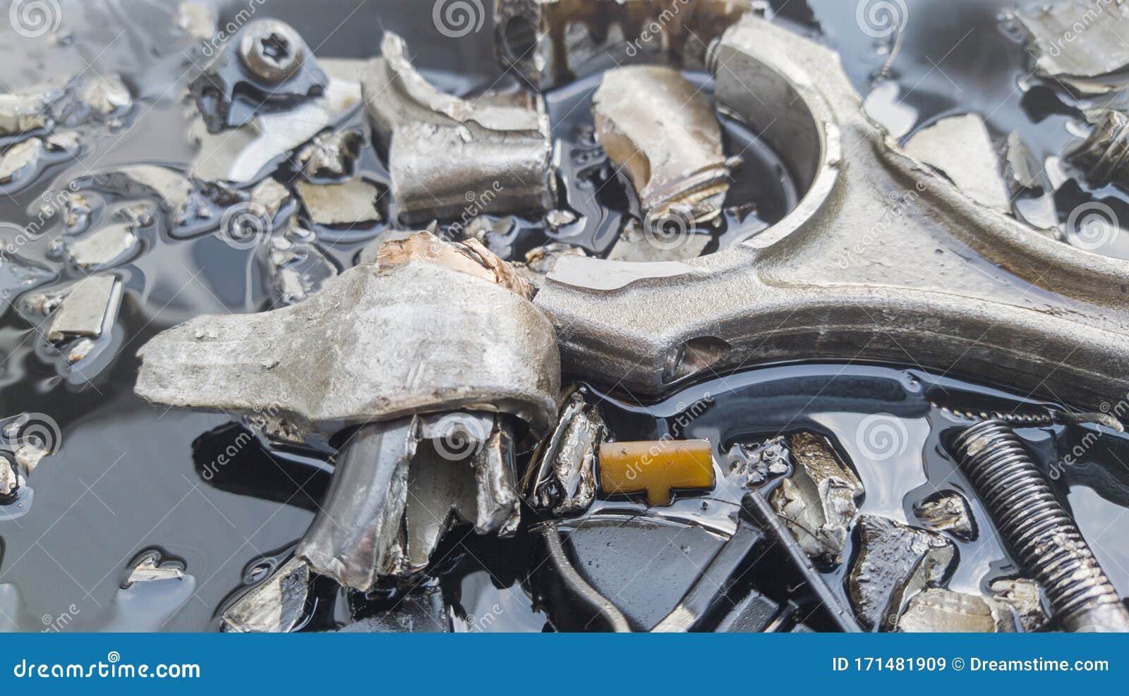 The Engine of the Sports Car Exploded and Collapsed at the Start of the ...