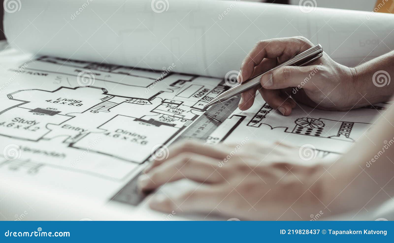 Engineer and Architect Concept, Man Uses a Ruler To Measure the Floor ...