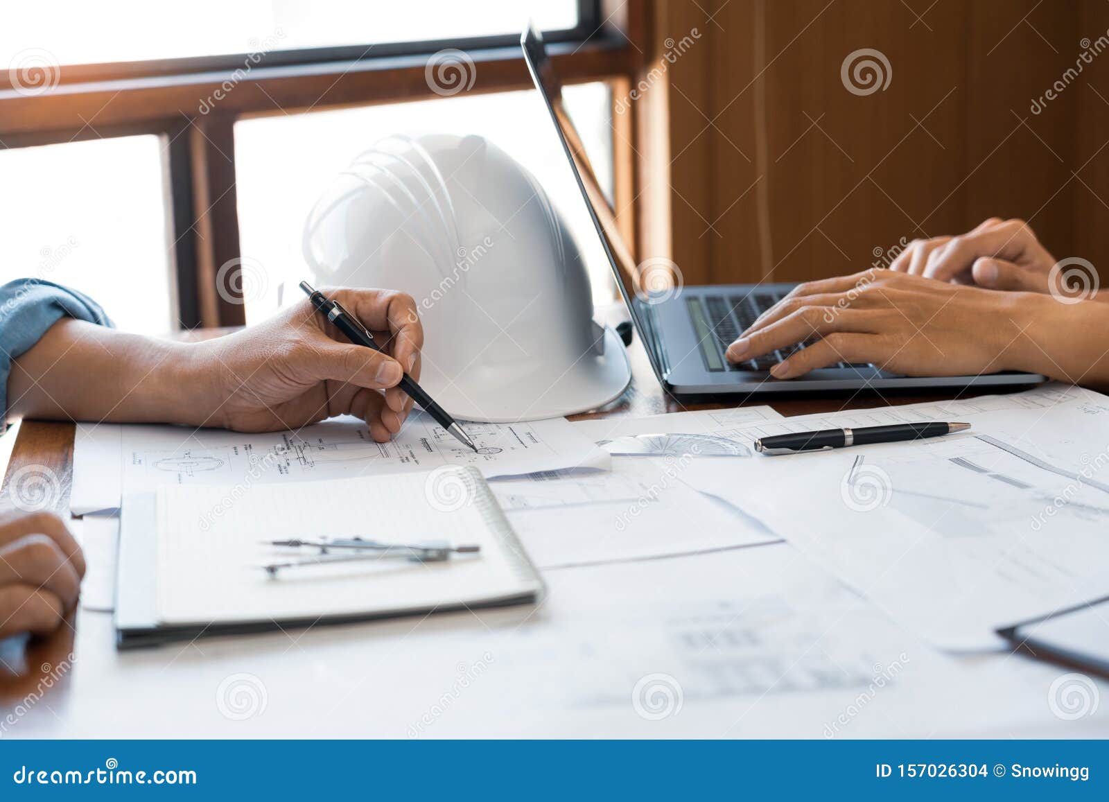 Engineer Architect Design Team Colleagues Working Office Discussing ...