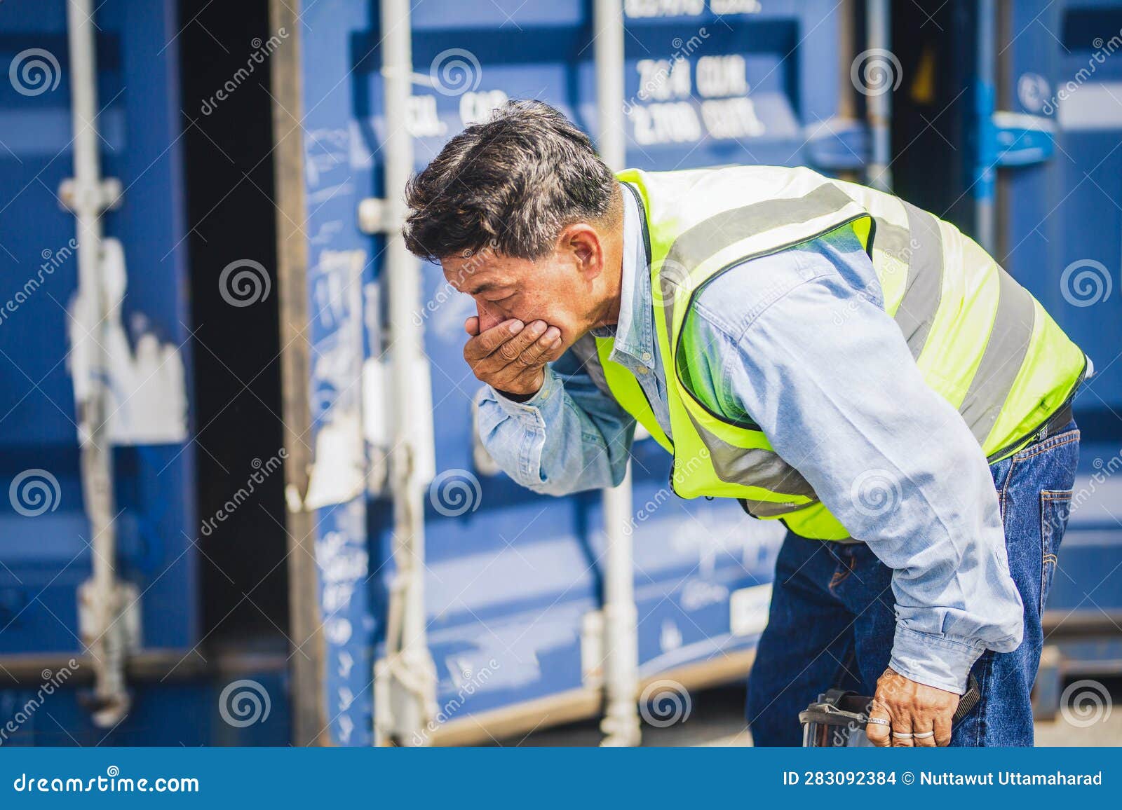 Engineer or Foreman Has an Accident while Working on Container Ship ...