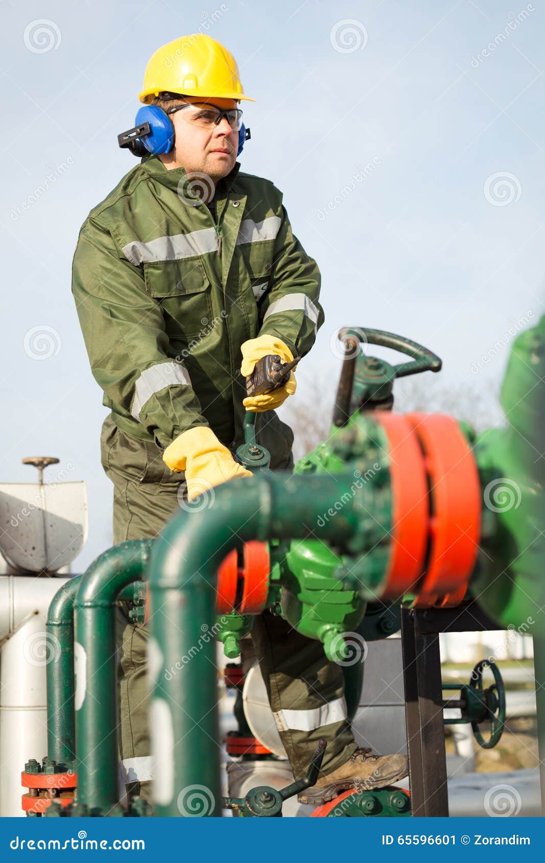 Engineer in the Oil and Natural Gas Field Stock Image - Image of fuel ...