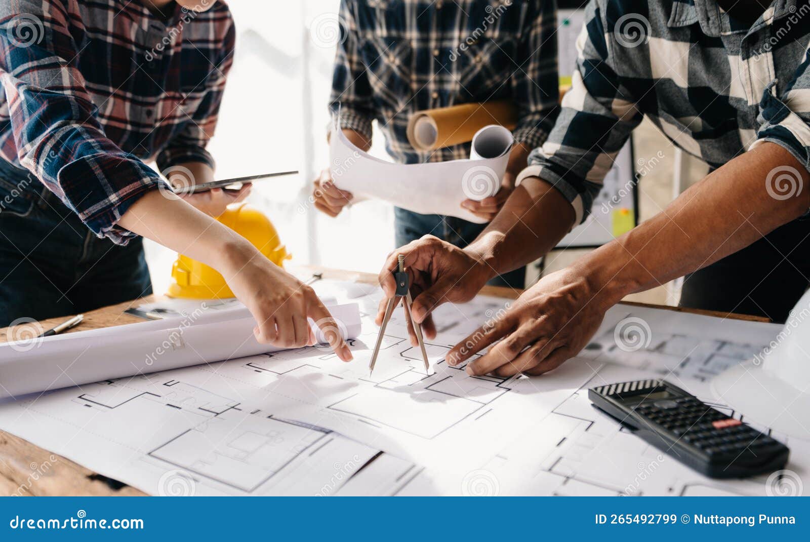 Engineer People Meeting Working in Office for Discussing, Engineering ...