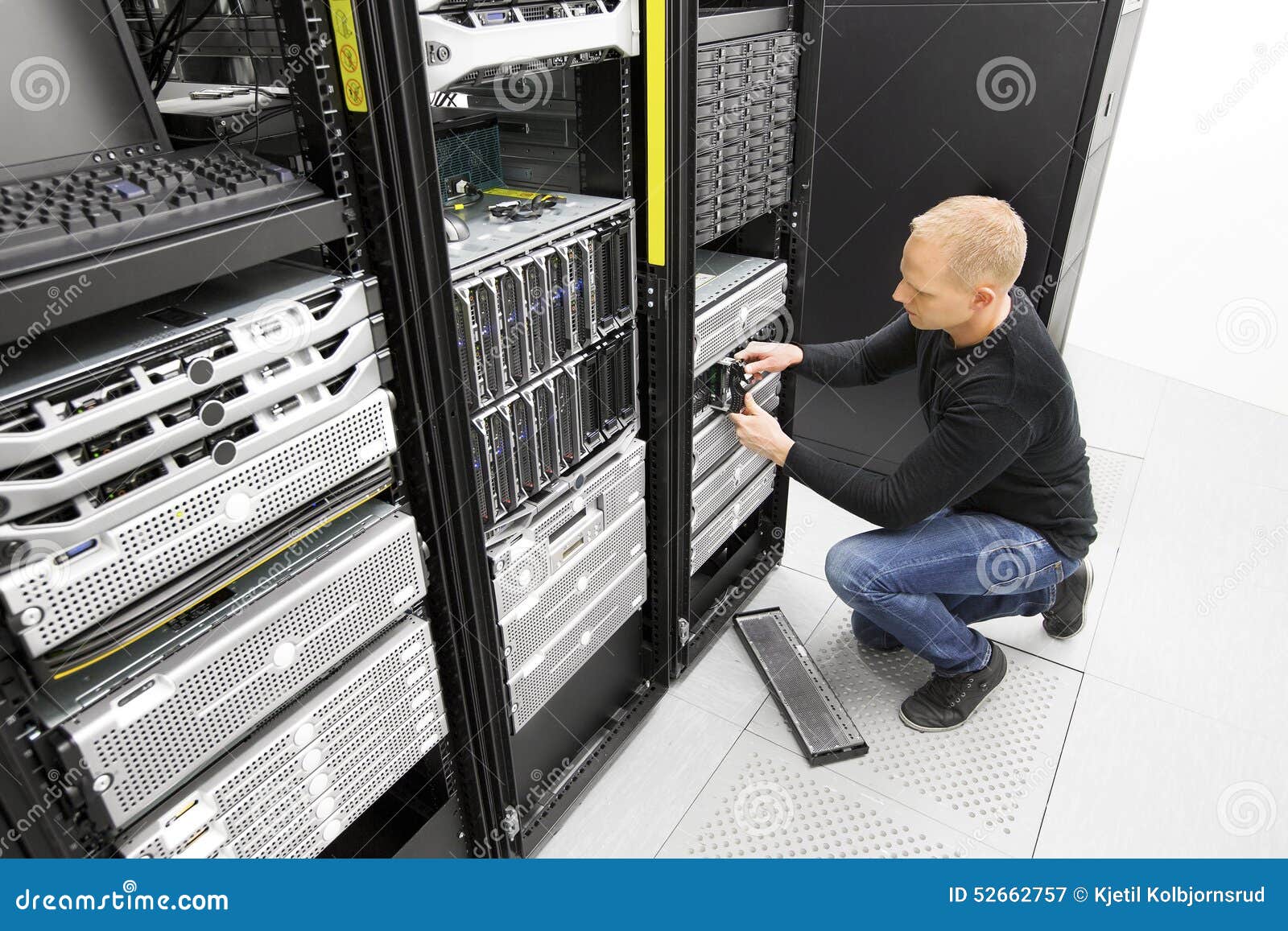 It Engineer Replace Harddrive in Datacenter Stock Image - Image of ...