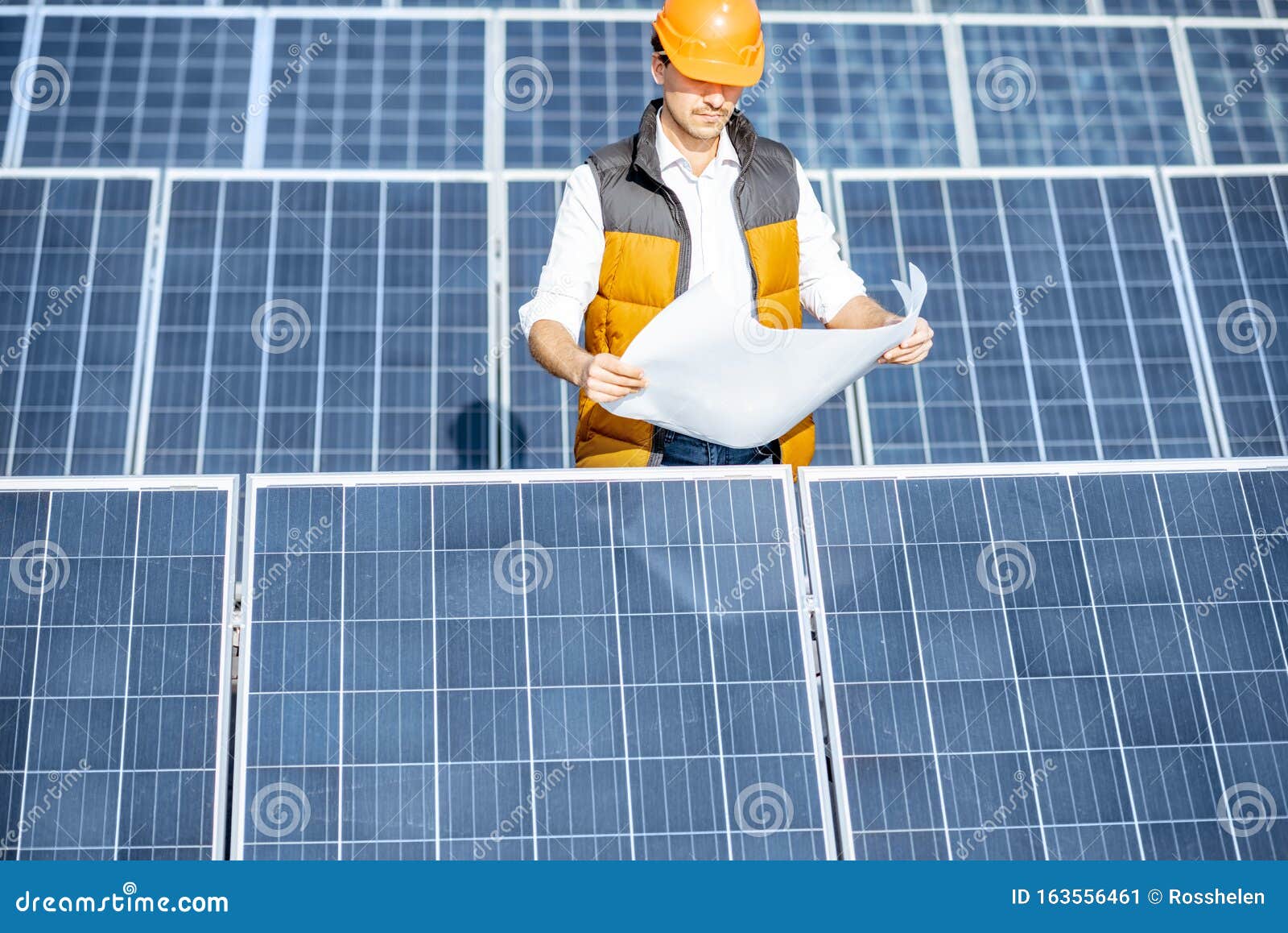 Engineer on a Solar Power Plant Stock Image - Image of solar, energy ...