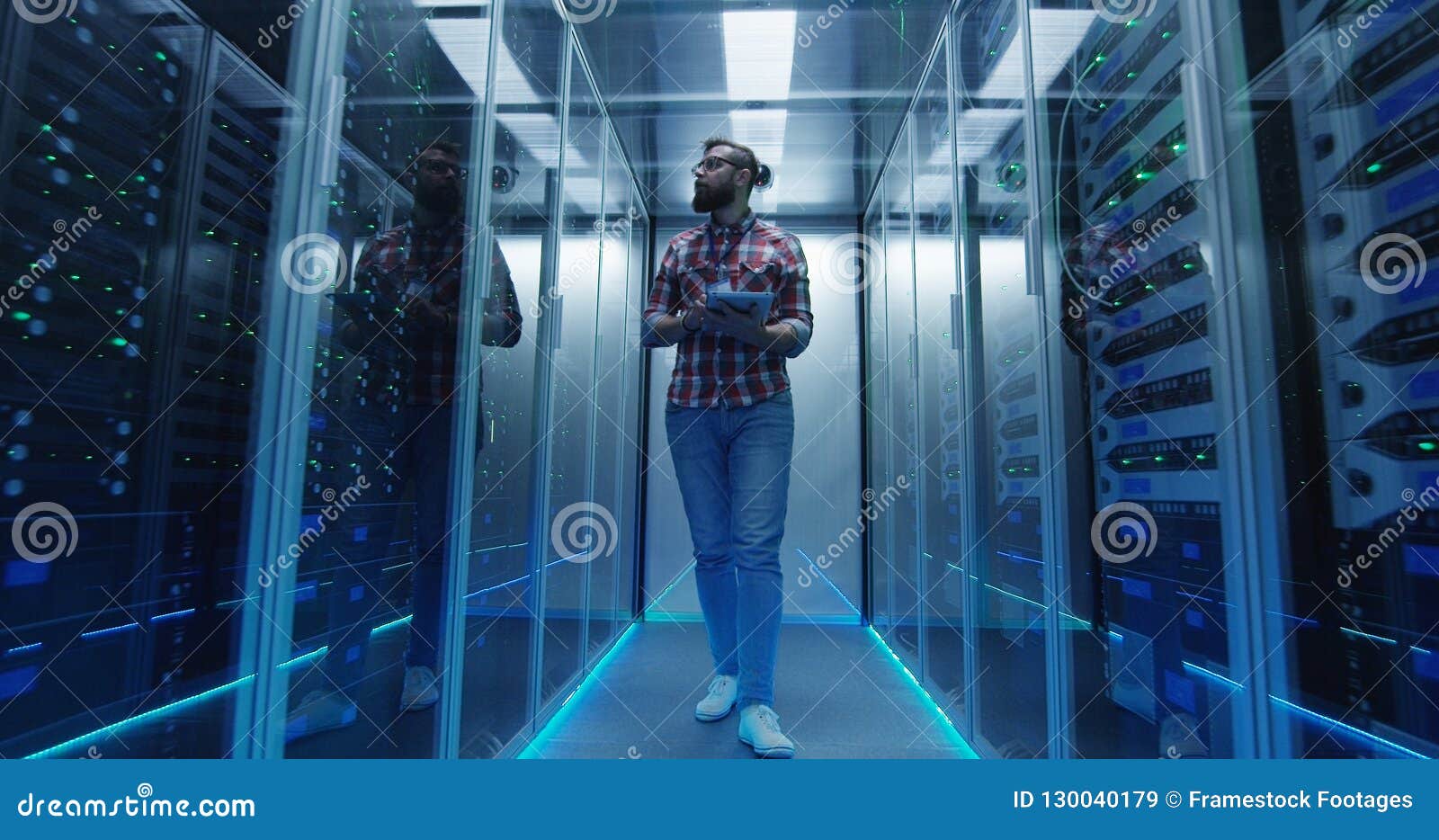 It Engineer with Tablet in Server Room Stock Image - Image of ...