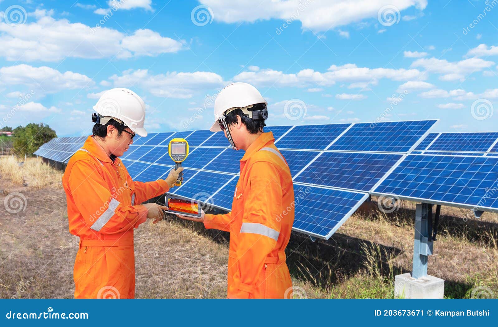 Engineer Take the Thermoscanthermal Image Camera Scan To the Solar ...