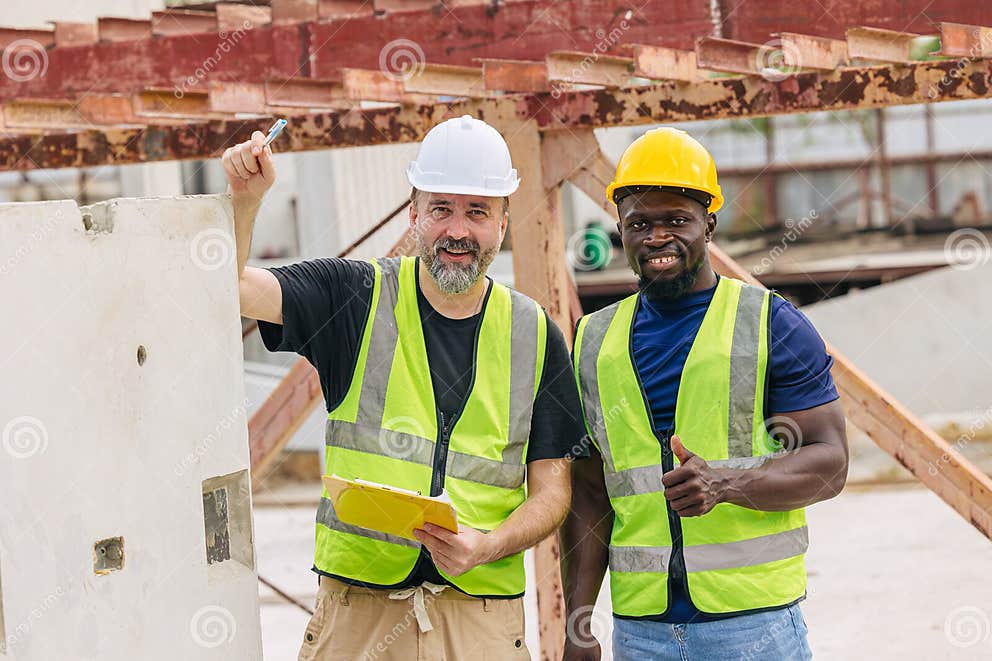 Engineer Teamwork, Workers Team Working Together Happy Enjoy at ...