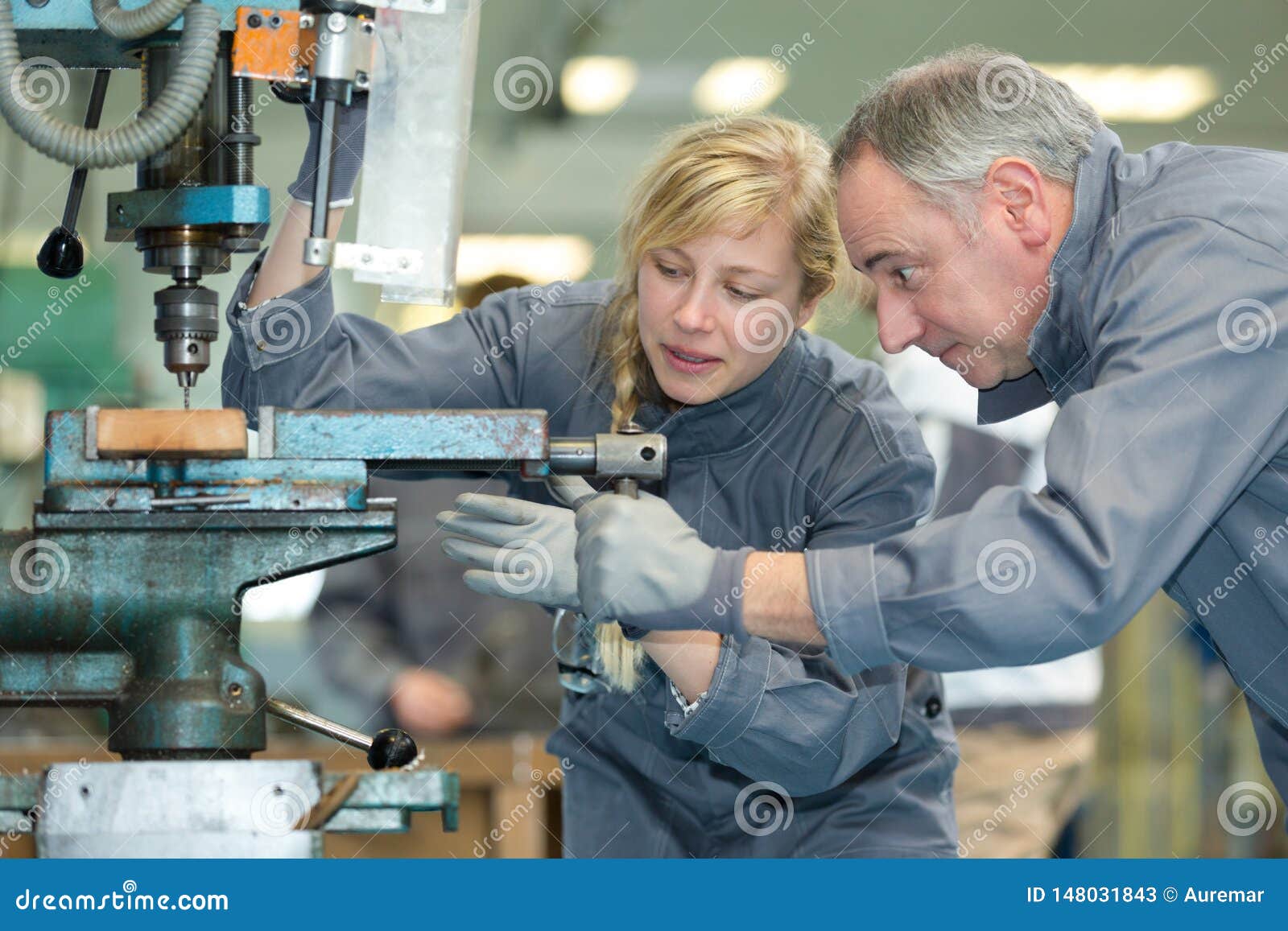 Engineer Training Apprentice on Milling Machine Stock Image - Image of ...