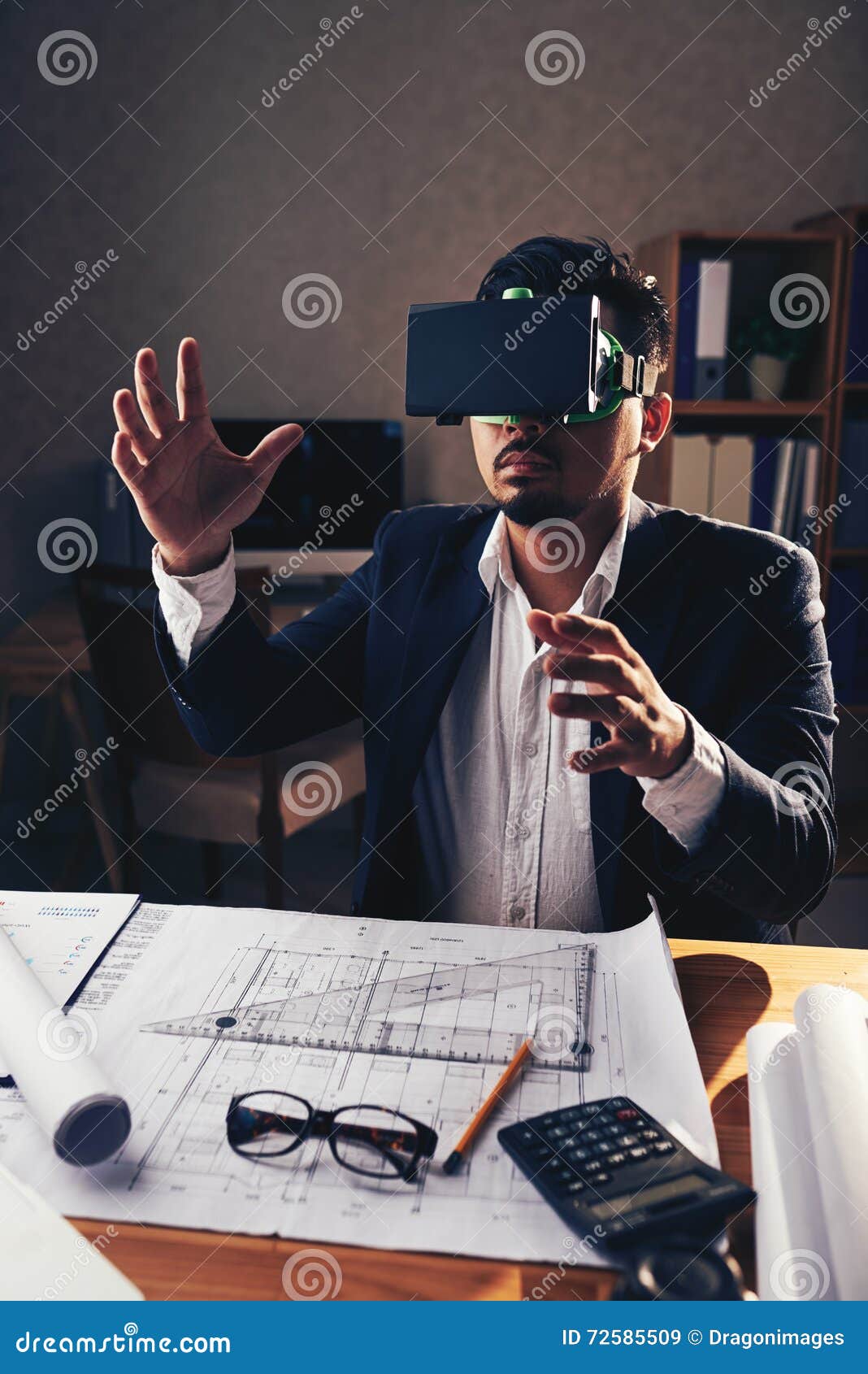 Engineer in VR glasses stock image. Image of business - 72585509