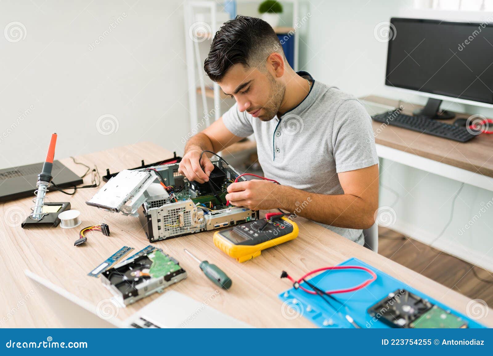 Engineer Working on Fixing a Damaged Computer Stock Image - Image of ...