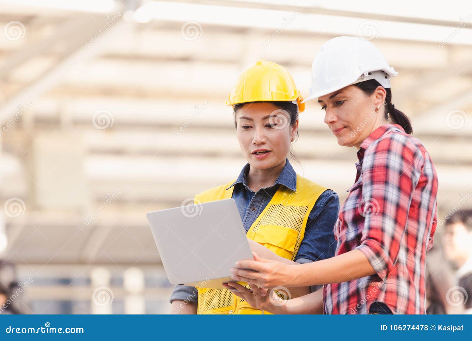 Construction Engineers Team Discussion And Brainstorming Meeting For ...