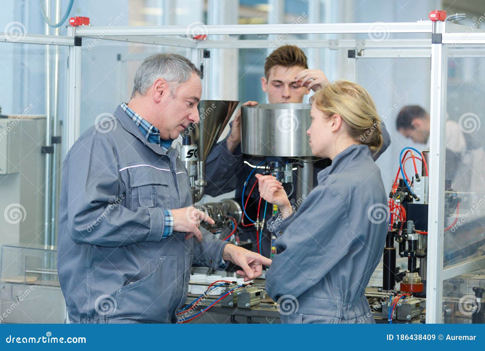 It Engineers in Engineer Classroom Stock Image - Image of replace ...