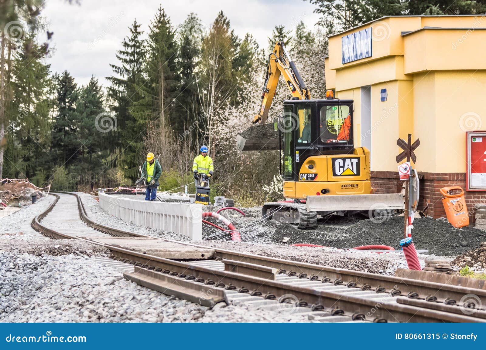 Engineers Working with Excavating Ground Editorial Image - Image of ...