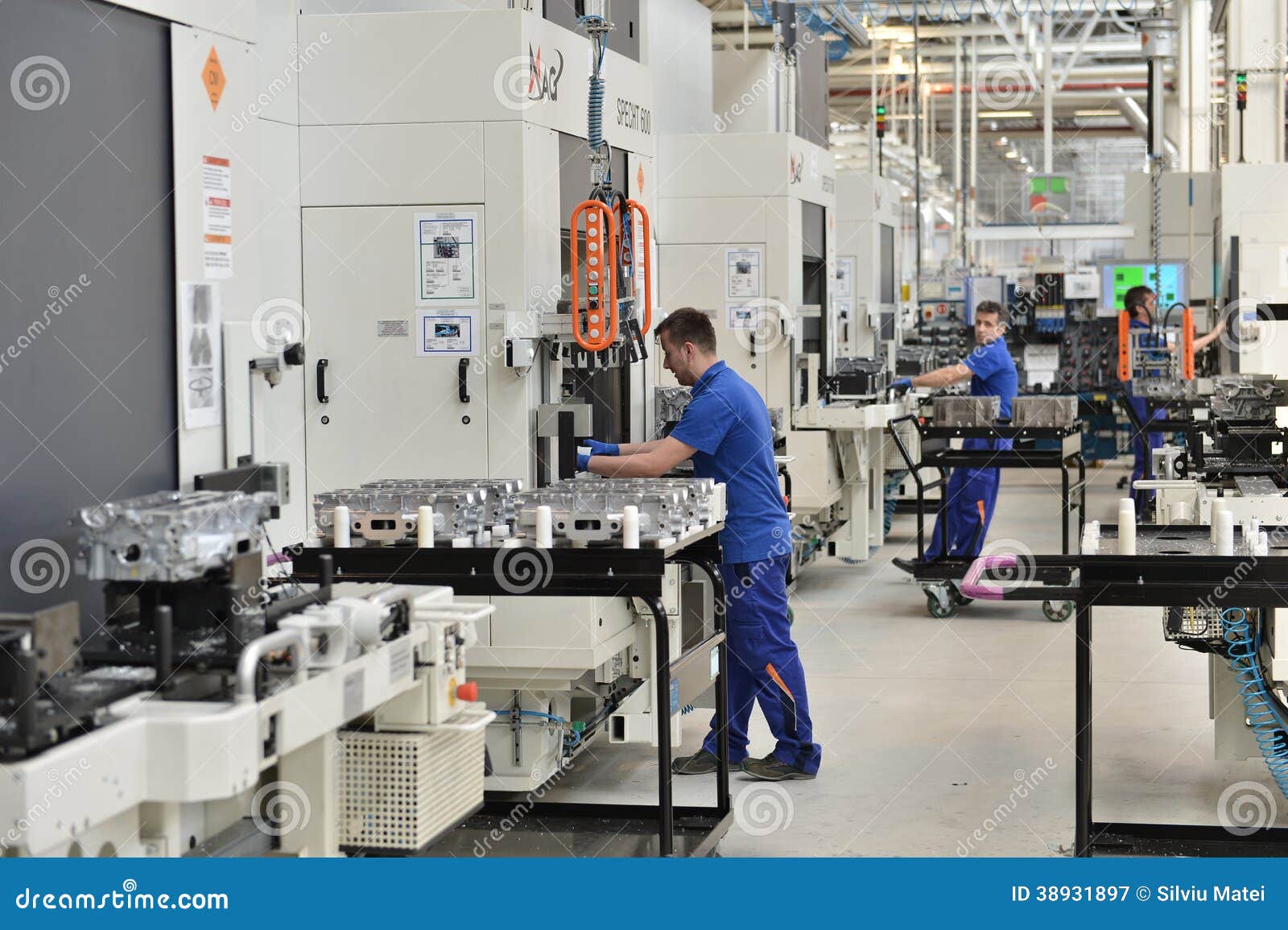 Engines factory editorial photography. Image of price - 38931897