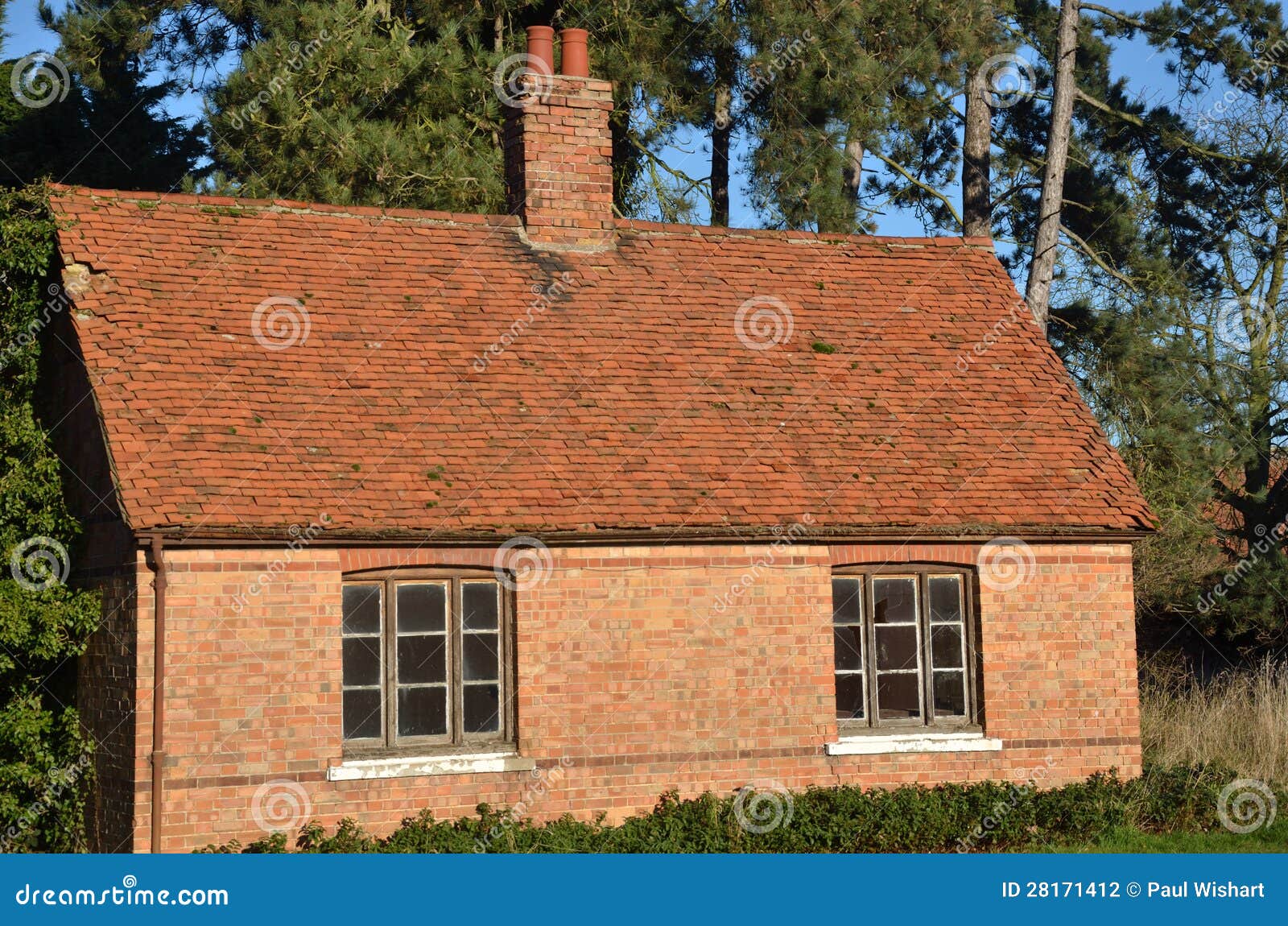 English brick cottage stock photo. Image of cottage, sunny - 28171412