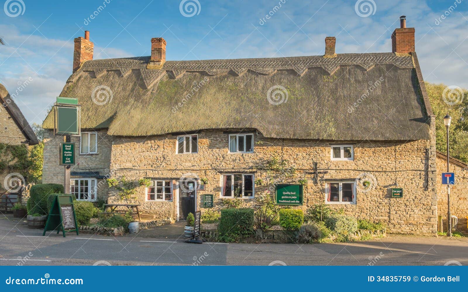 English Country Pub stock image. Image of public, thatched - 34835759