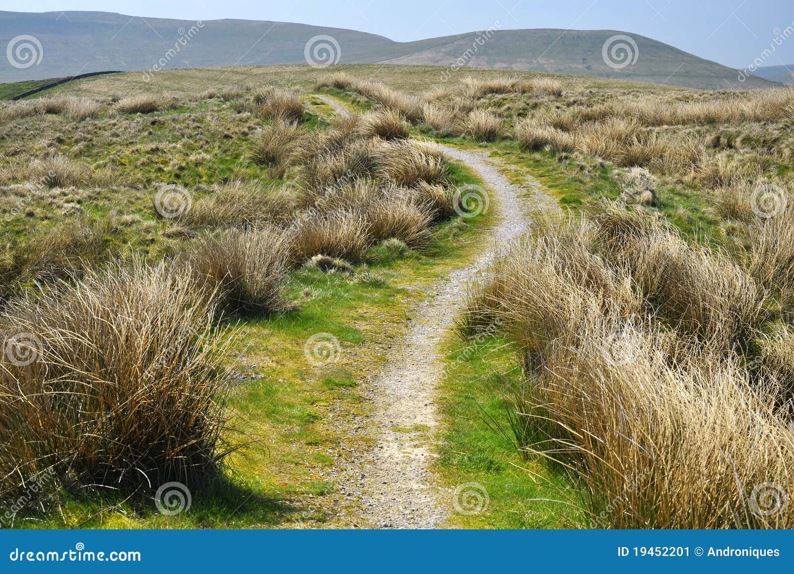 English Countryside: Hills, Grass, Footpath, Field Stock Image - Image ...