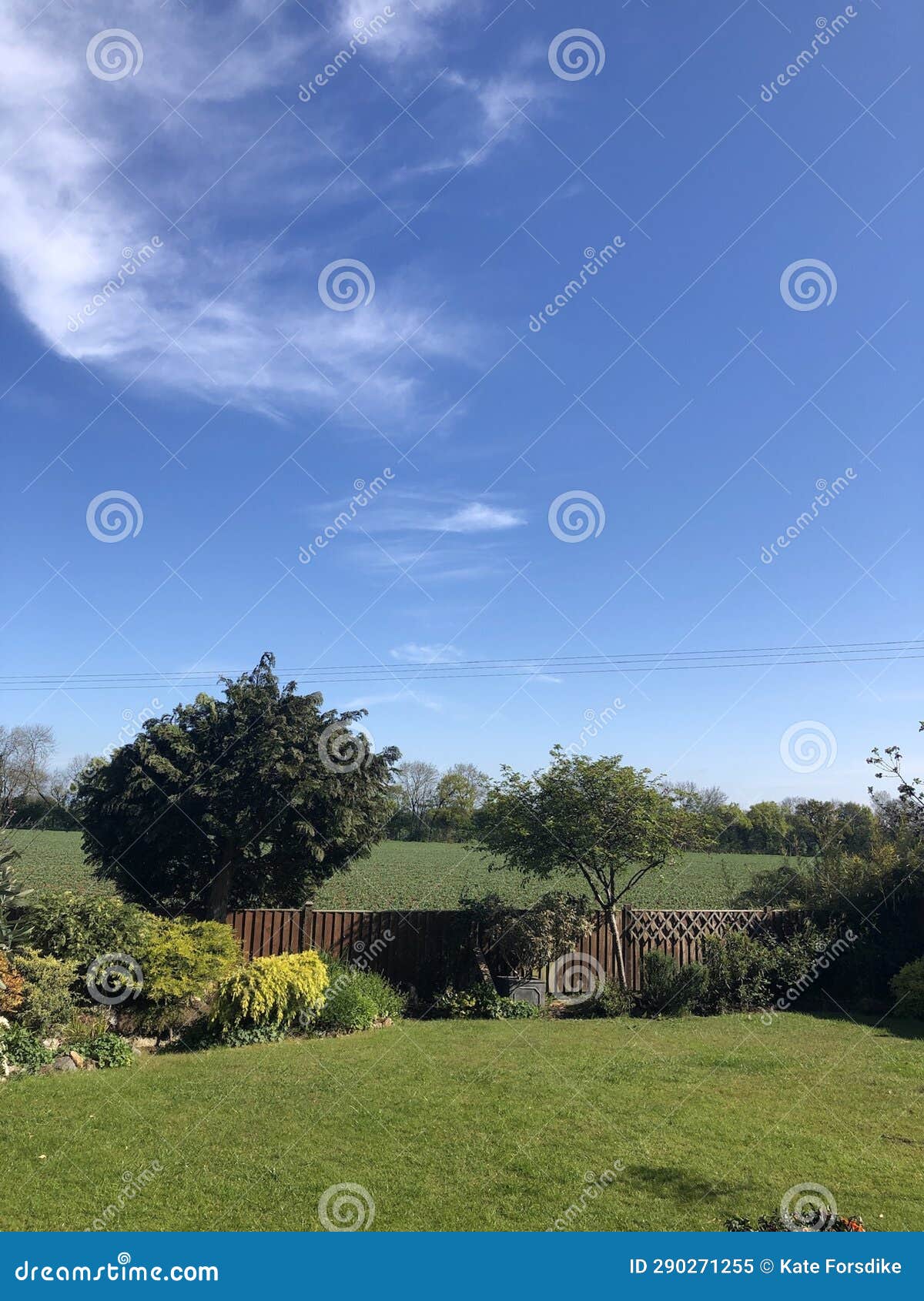 English Countryside in Spring Stock Image - Image of cloud, field ...
