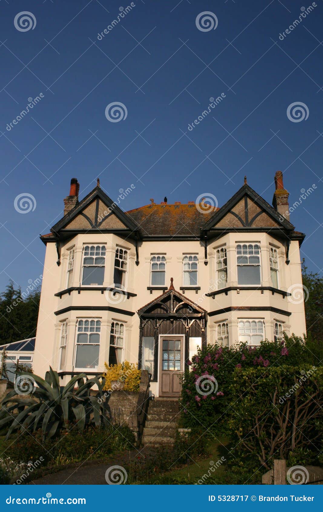 English House stock image. Image of britain, house, wealthy - 5328717