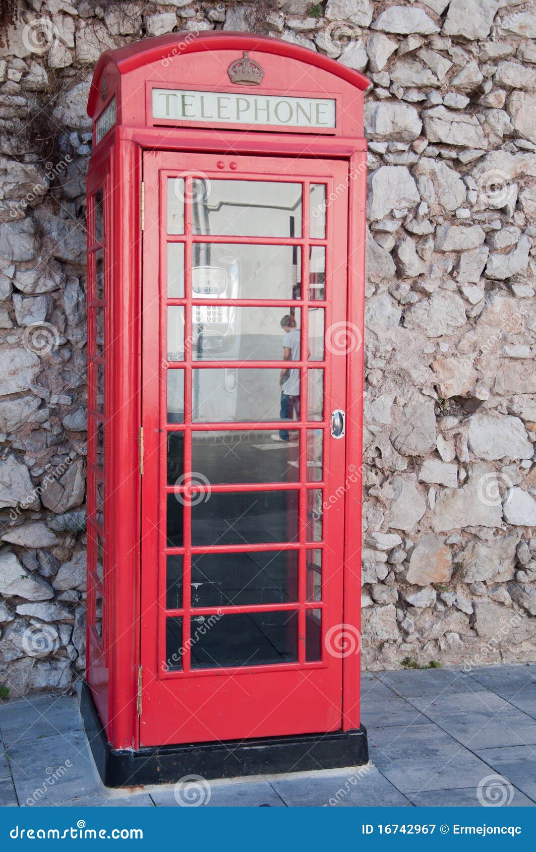 English phone booth stock image. Image of street, retro - 16742967