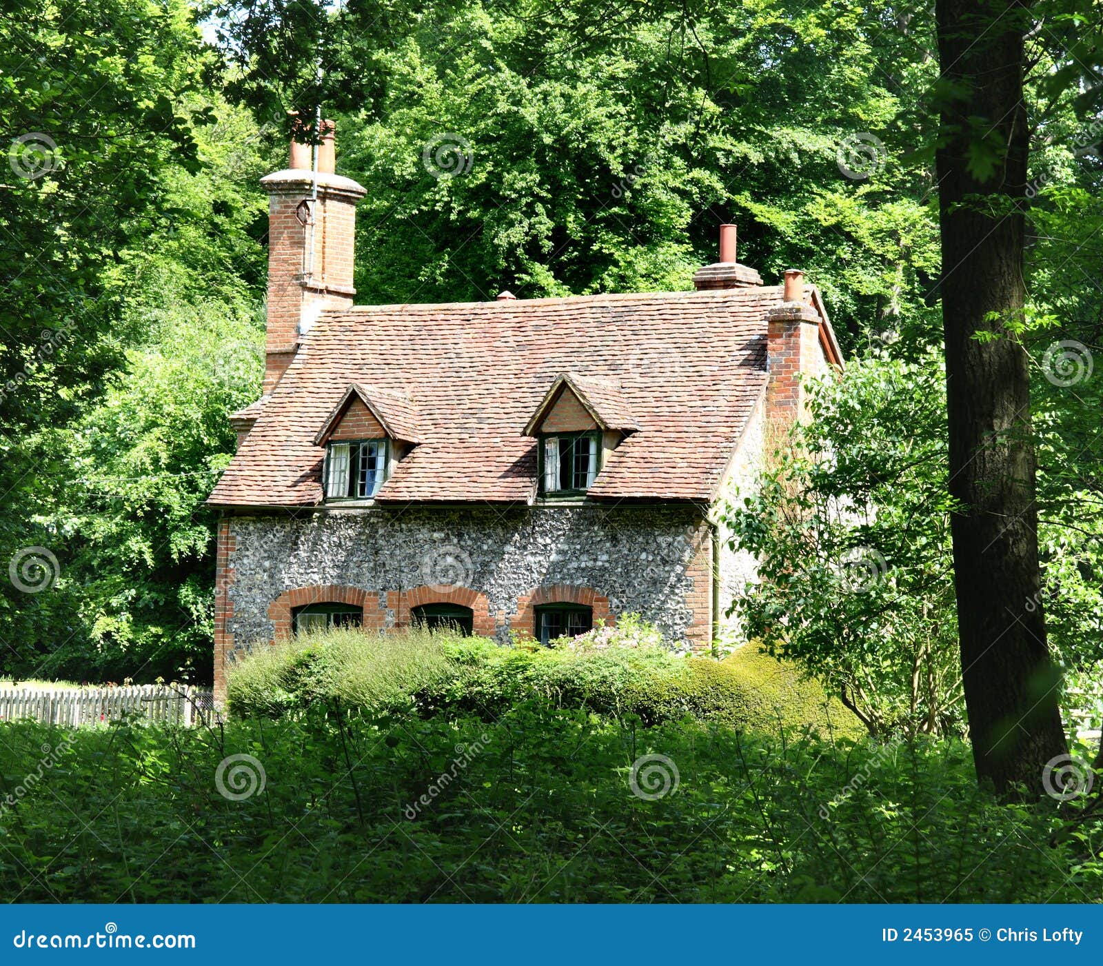 English Rural Cottage stock image. Image of tranquility - 2453965