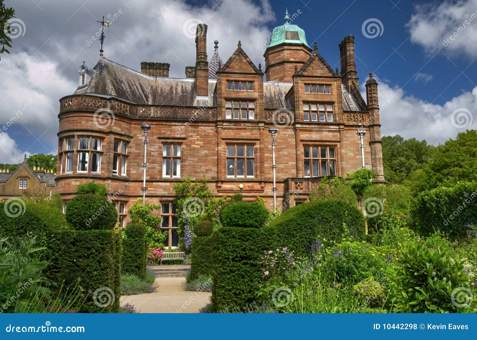 English stately home stock photo. Image of greenery, luxurious - 10442298