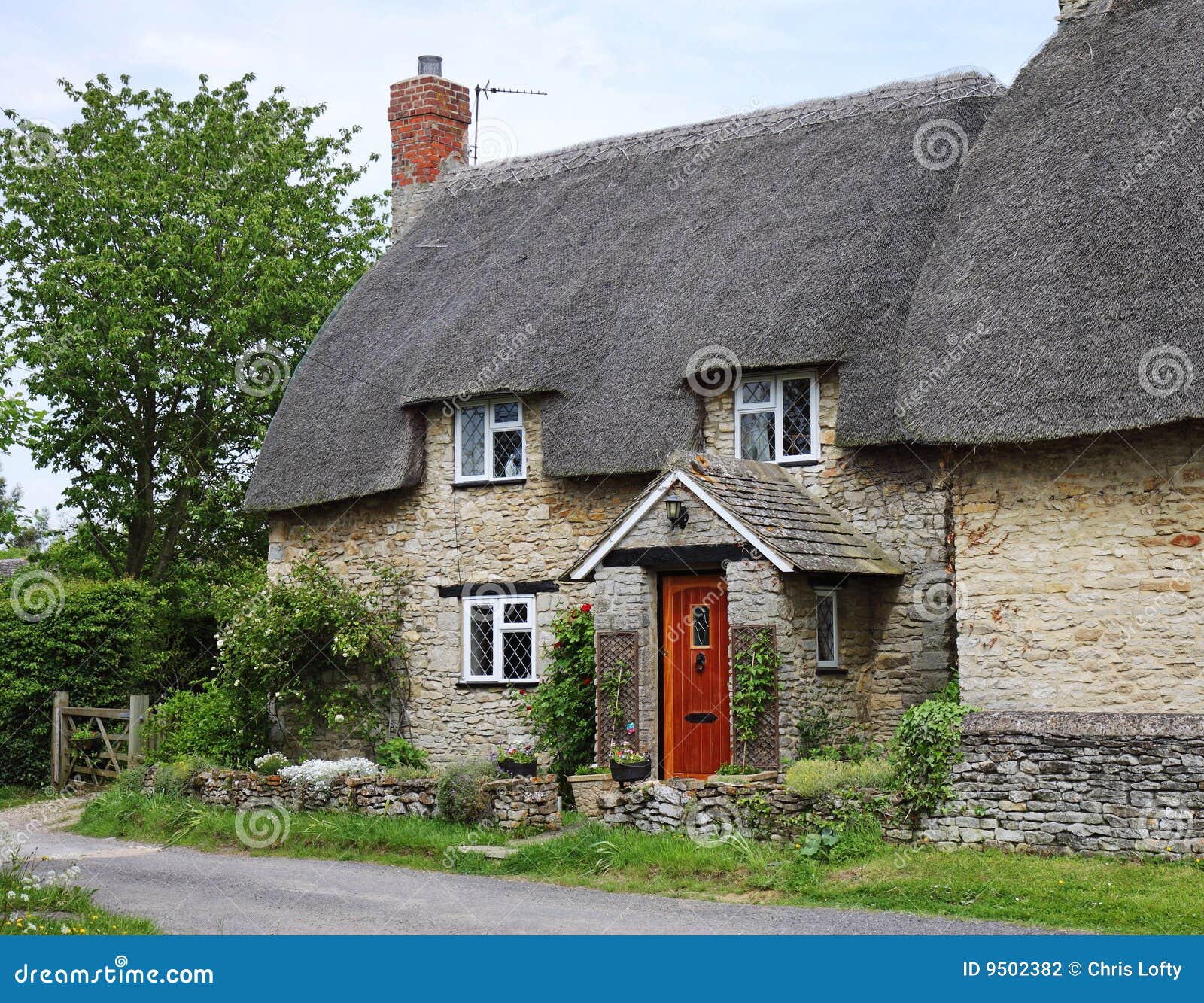 English Thatched Cottage stock photo. Image of thatch - 9502382