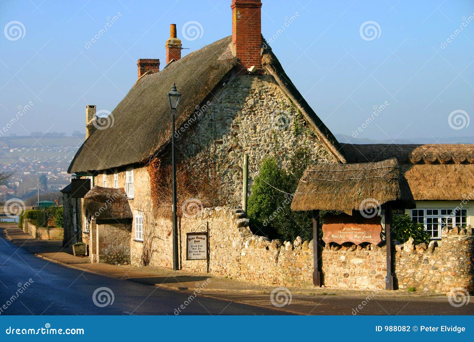 English thatched pub stock photo. Image of rural, traditional - 988082