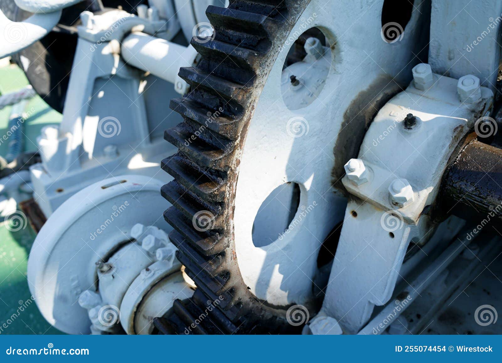 Engranaje Para Anclar En La Cubierta Del Buque Foto de archivo - Imagen ...