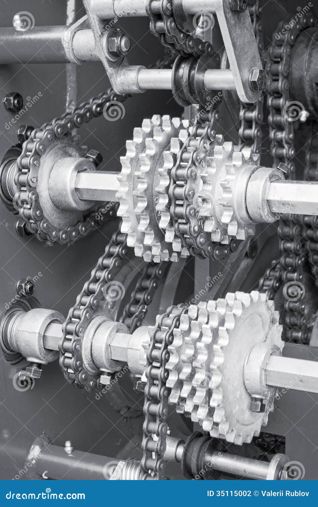 Engranajes y cadena foto de archivo. Imagen de desarrollo - 35115002